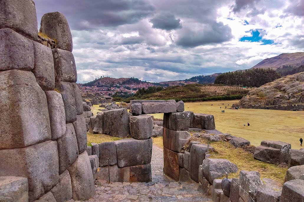 Discovering Sacsayhuamán: The Inca Fortress Above Cusco | Oki Doki ...